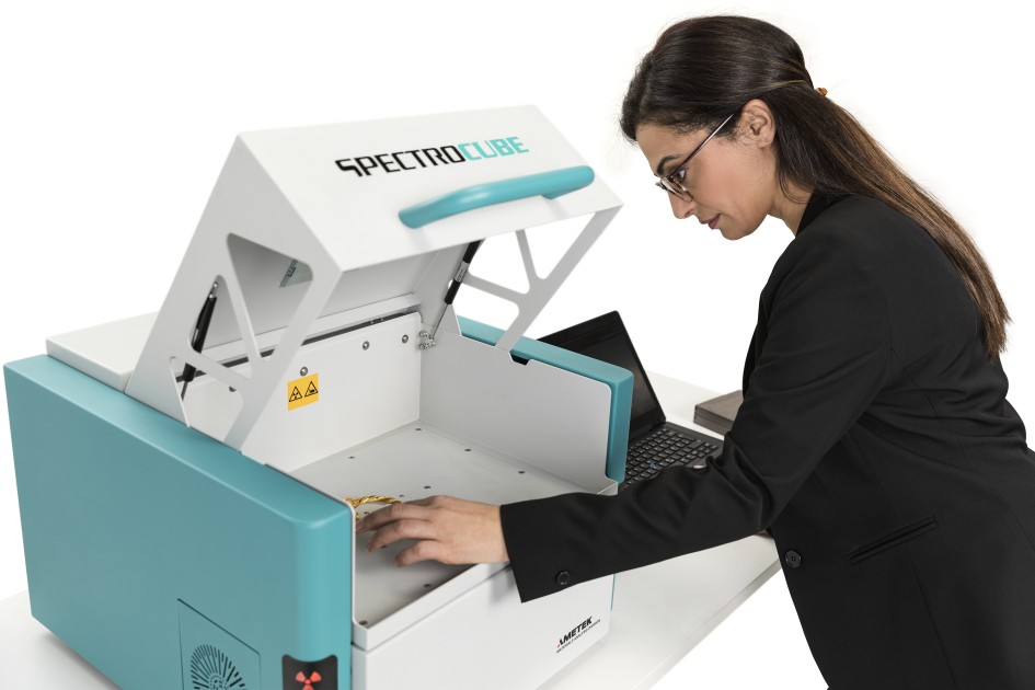 SPECTRO CUBE | Holger Hartmann AS